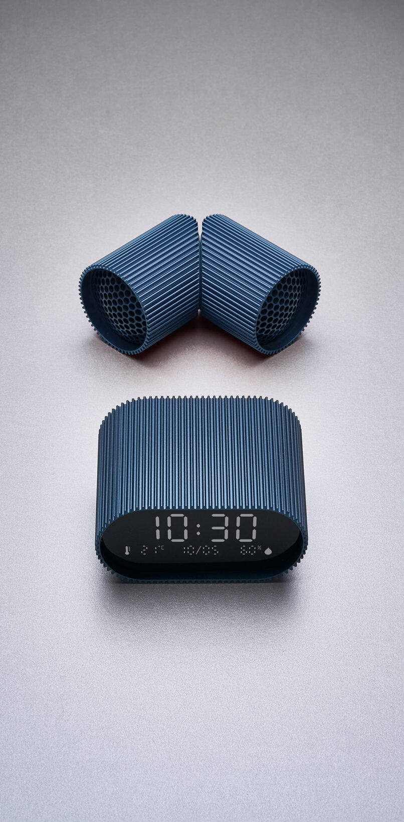 neil poulton, lexon ray clock 2024. - Neil Poulton